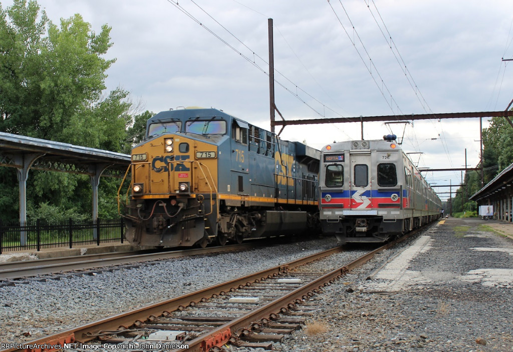 CSX 715